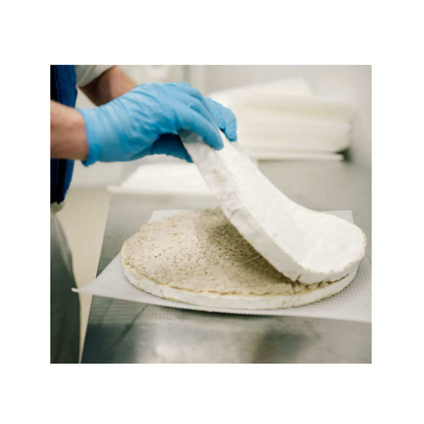 Brie de Meaux Fermier aux noix et au miel - Edmond De Rotschild ...